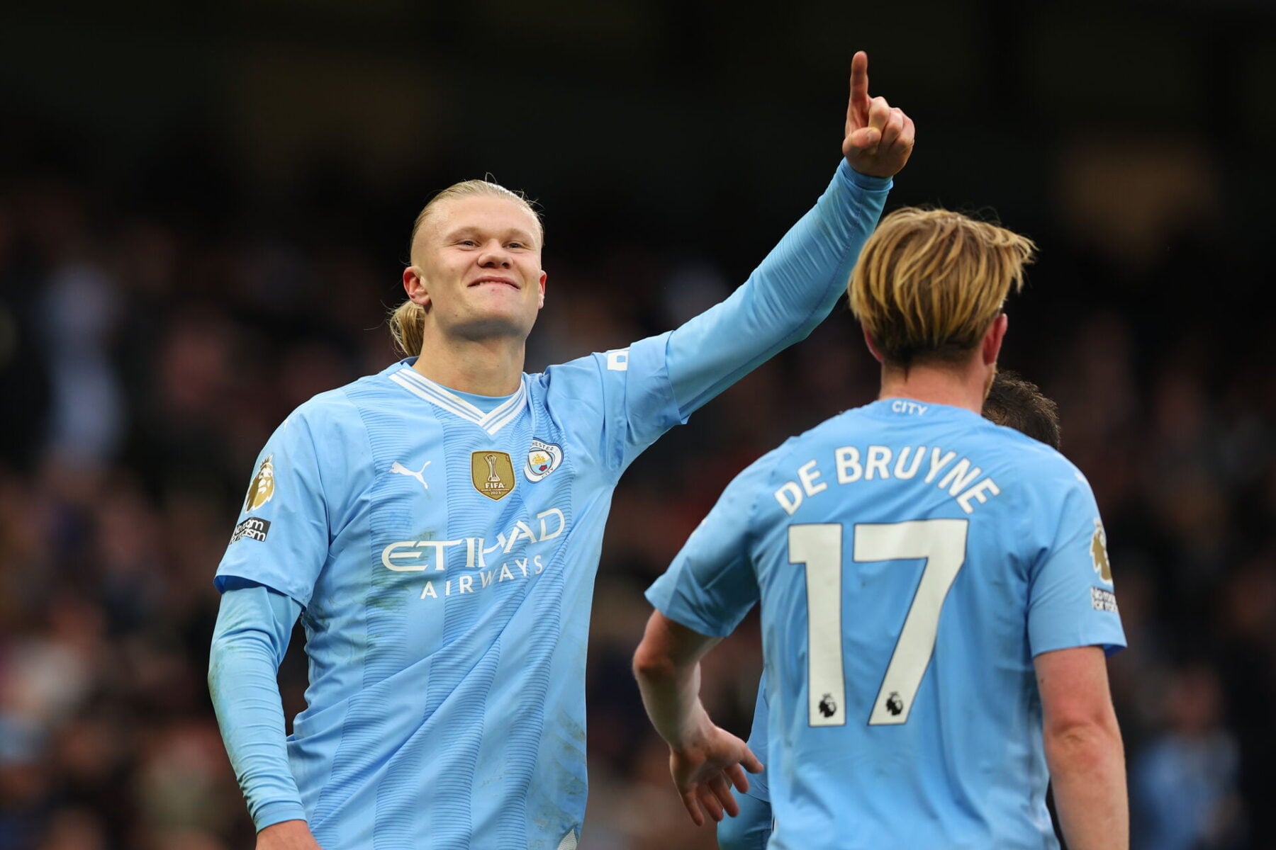 For første gang i 69 år: Manchester City er Manchester United klart ...