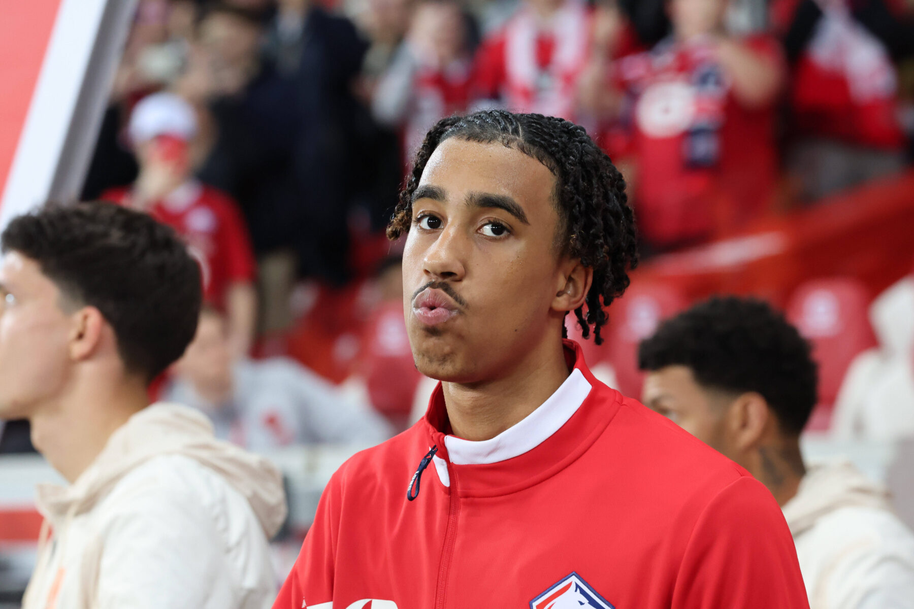 United-legende har sendt overraskende besked til Leny Yoro