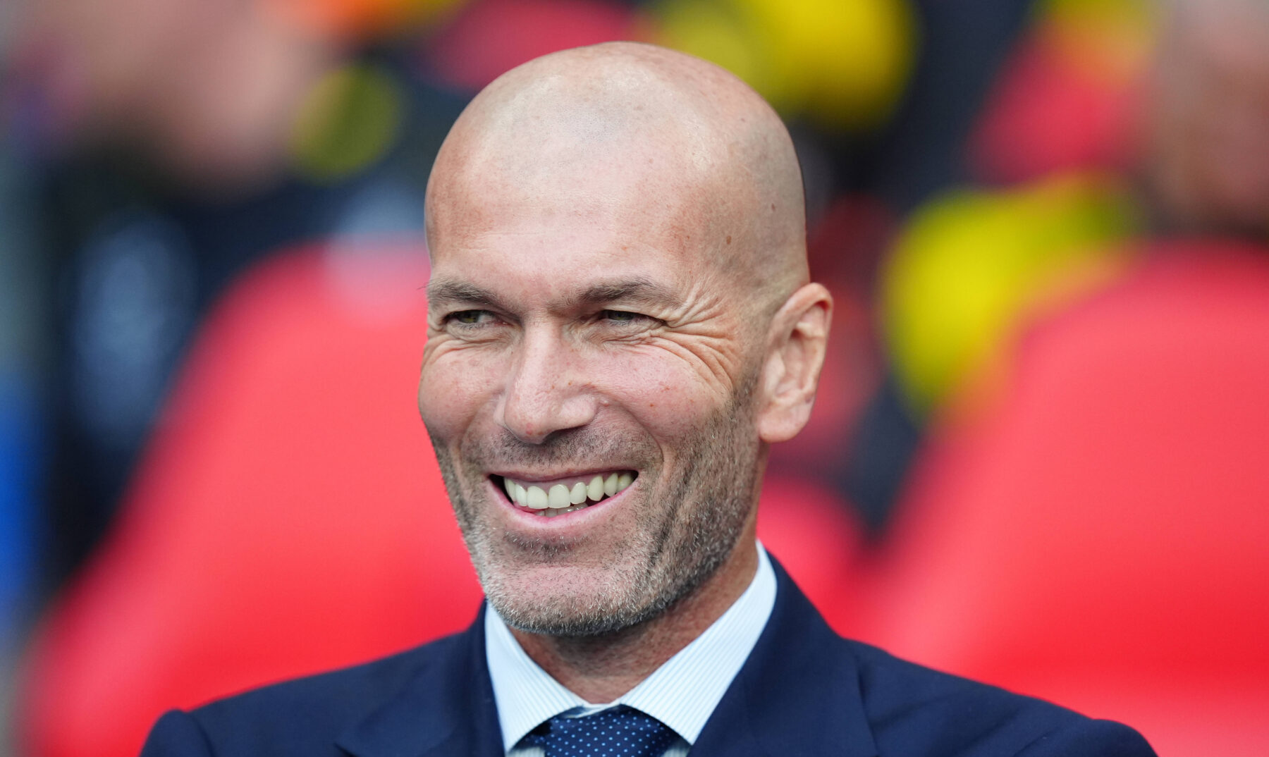 Premier League-klub i private forhandlinger med Zinedine Zidane