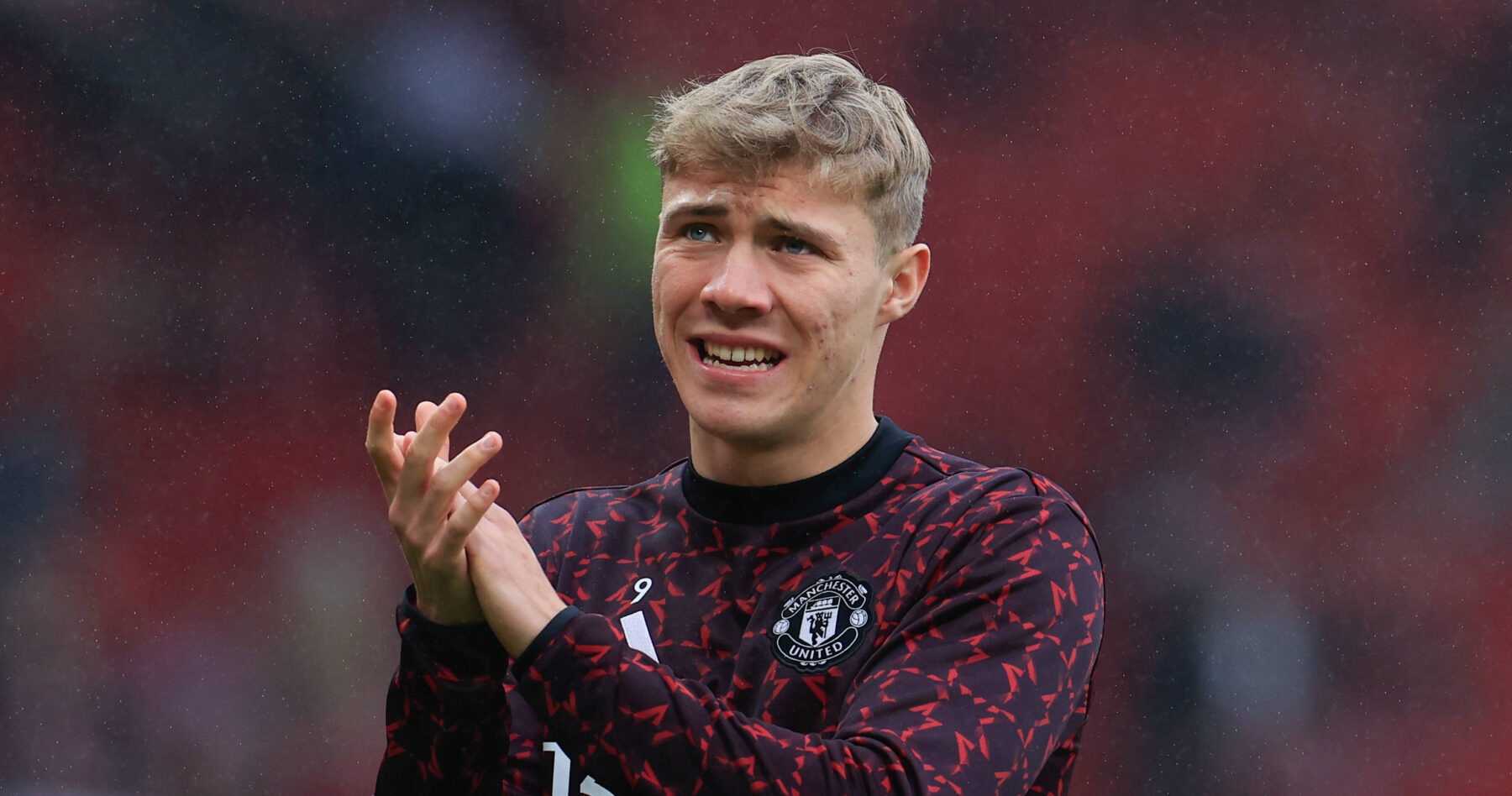 Rasmus Højlund får sparket