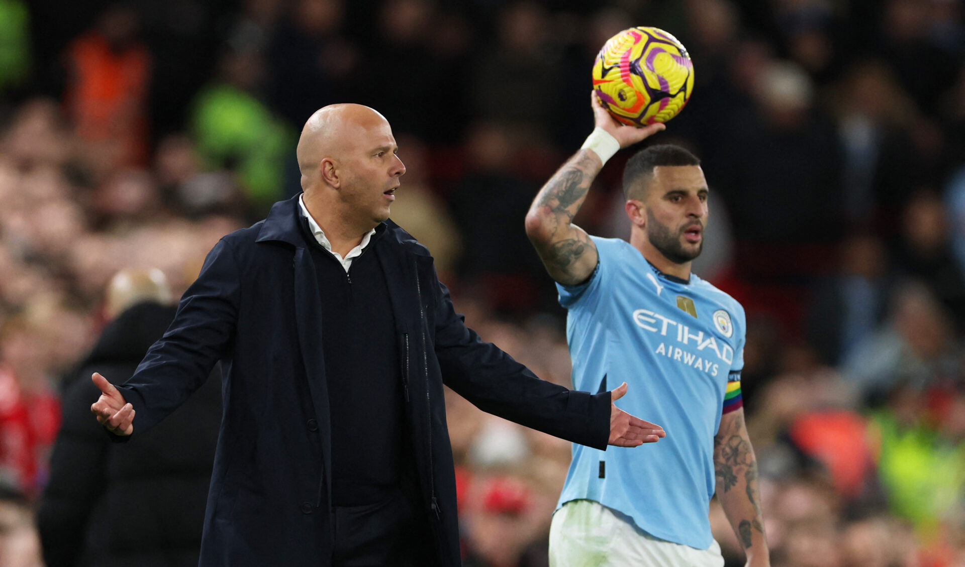 Arne Slot joker om anklager mod Manchester City