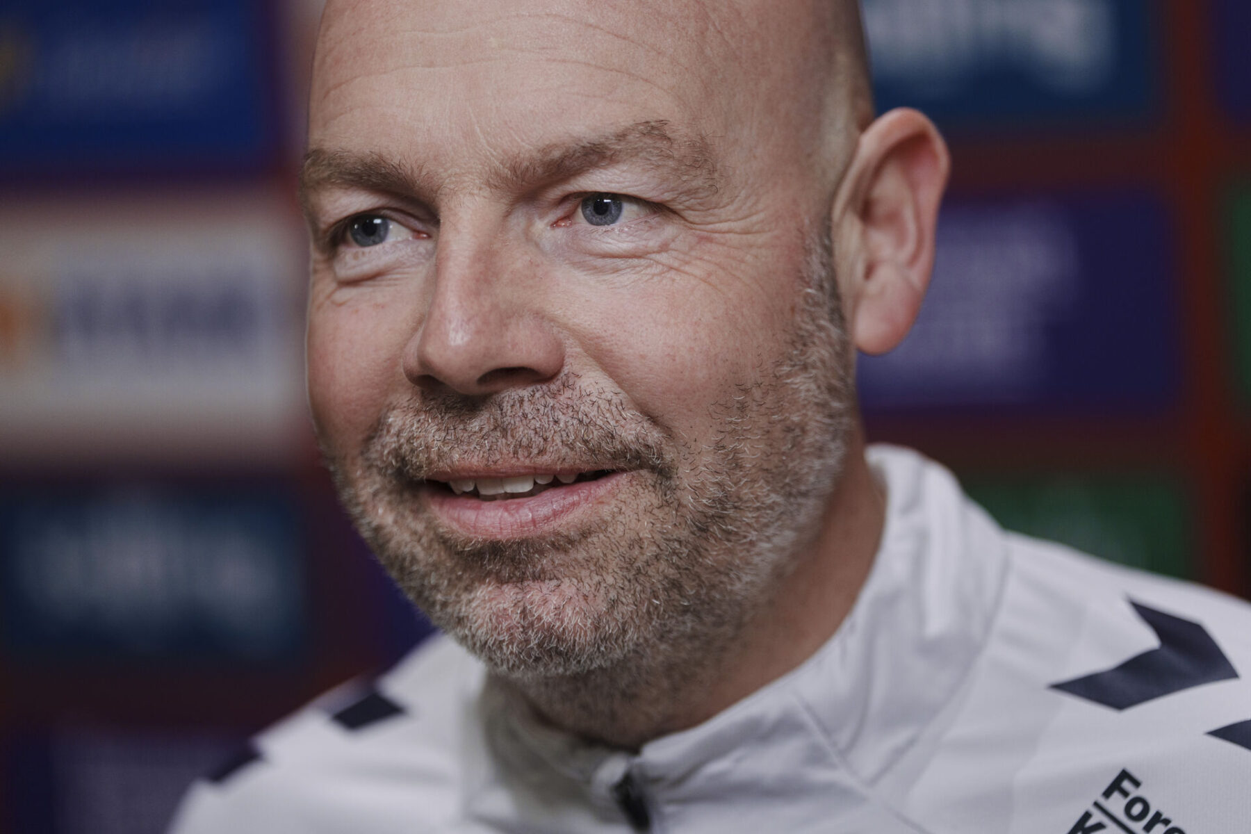 Brian Riemer ryster posen: Foretager hele seks ændringer