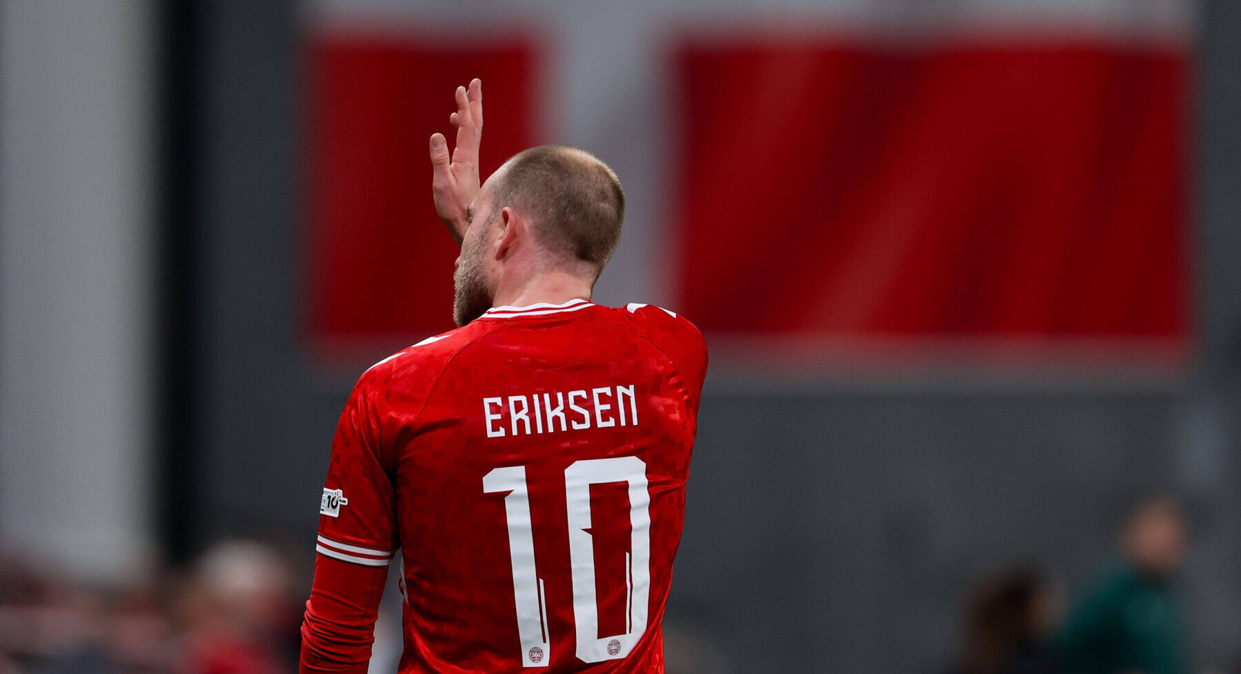 Thomas Gravesen langer ud efter Christian Eriksen