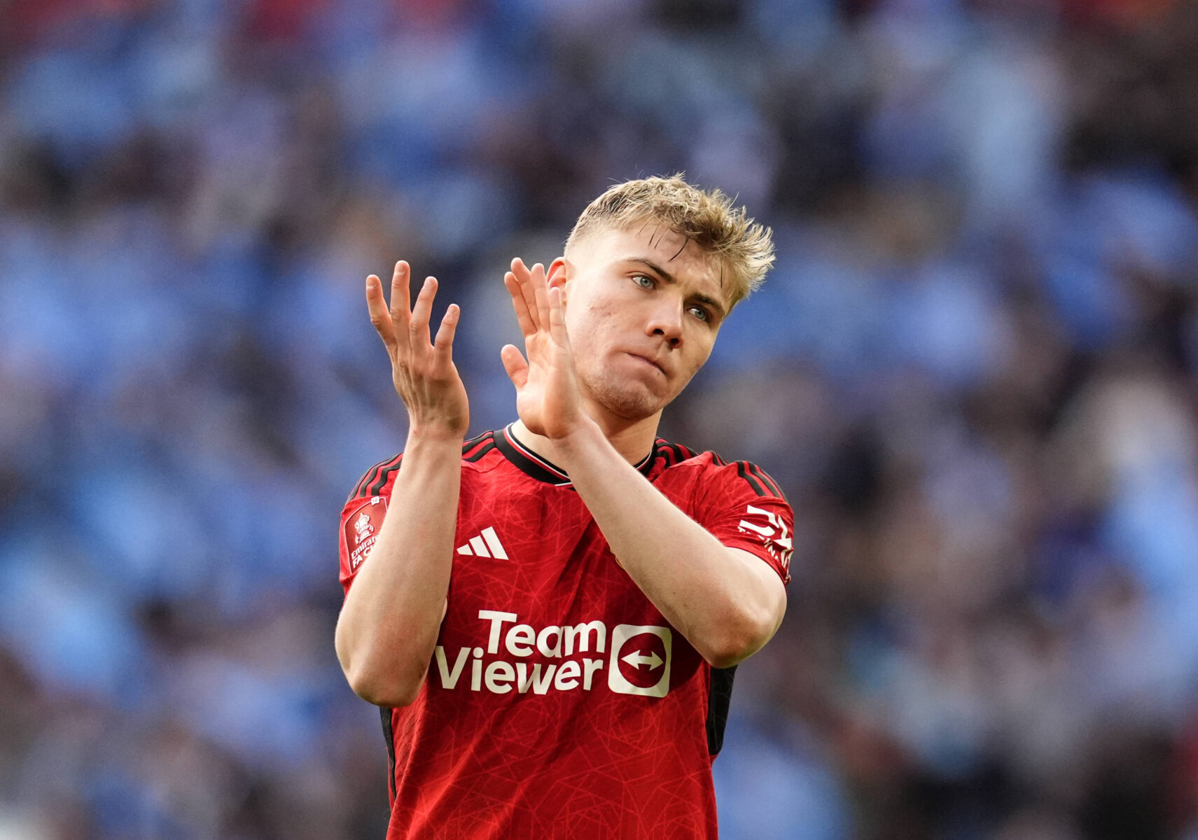 Rasmus Højlund får sparket