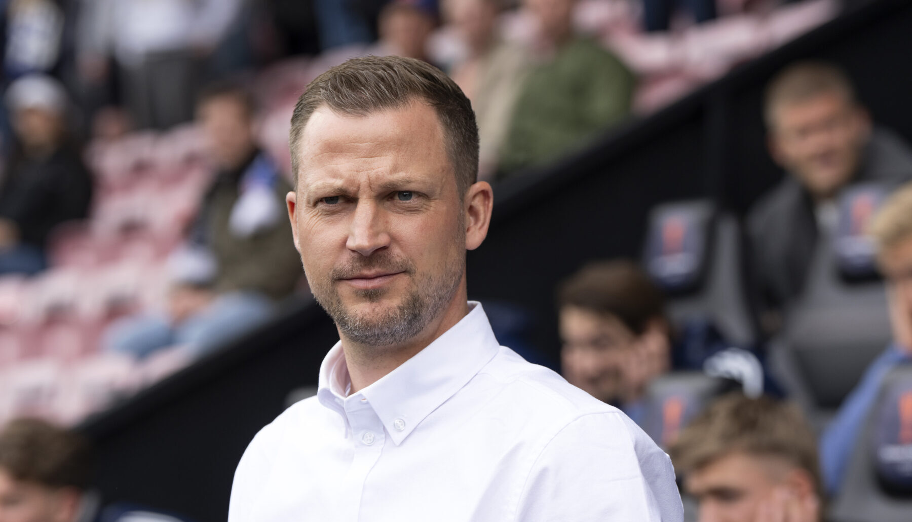 Jacob Neestrup i dialog med storklub