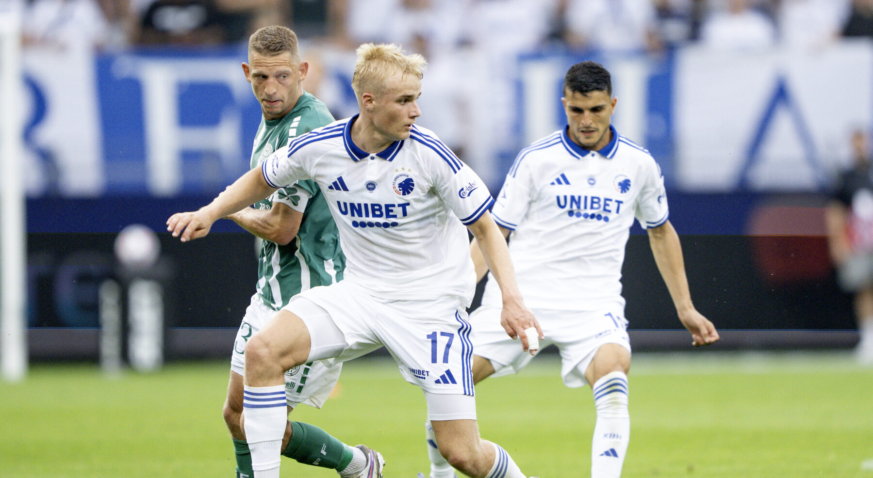 Victor Froholdt bryder tavsheden